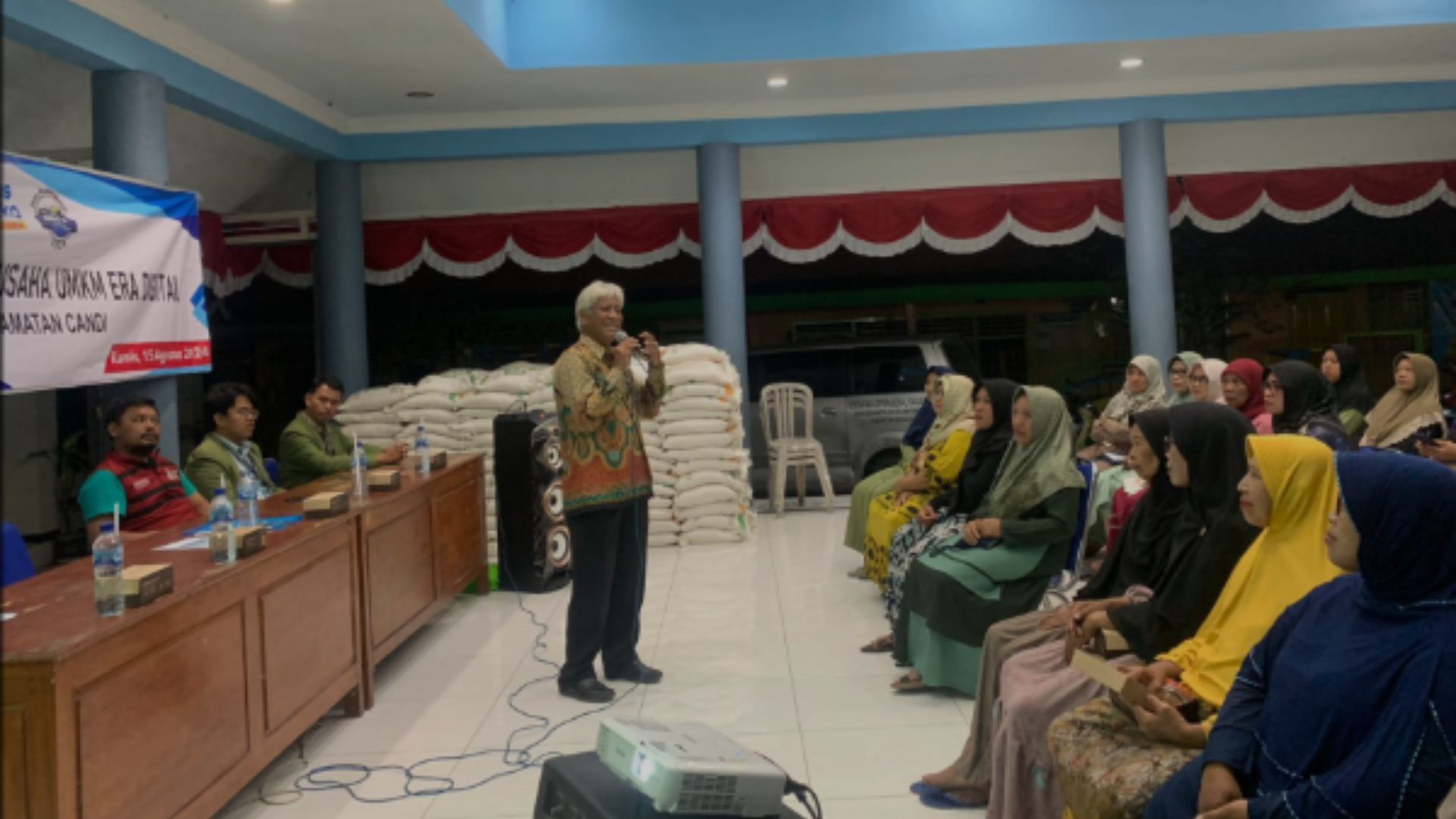 Mahasiswa KKN Umsida Sosialisasikan Digitalisasi UMKM di Desa Muruh - GETI Media