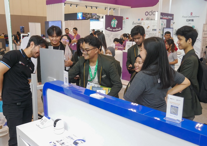 Resmi Dibuka! Indocomtech 2024 Jawab Tantangan Mengisi 60 juta ...