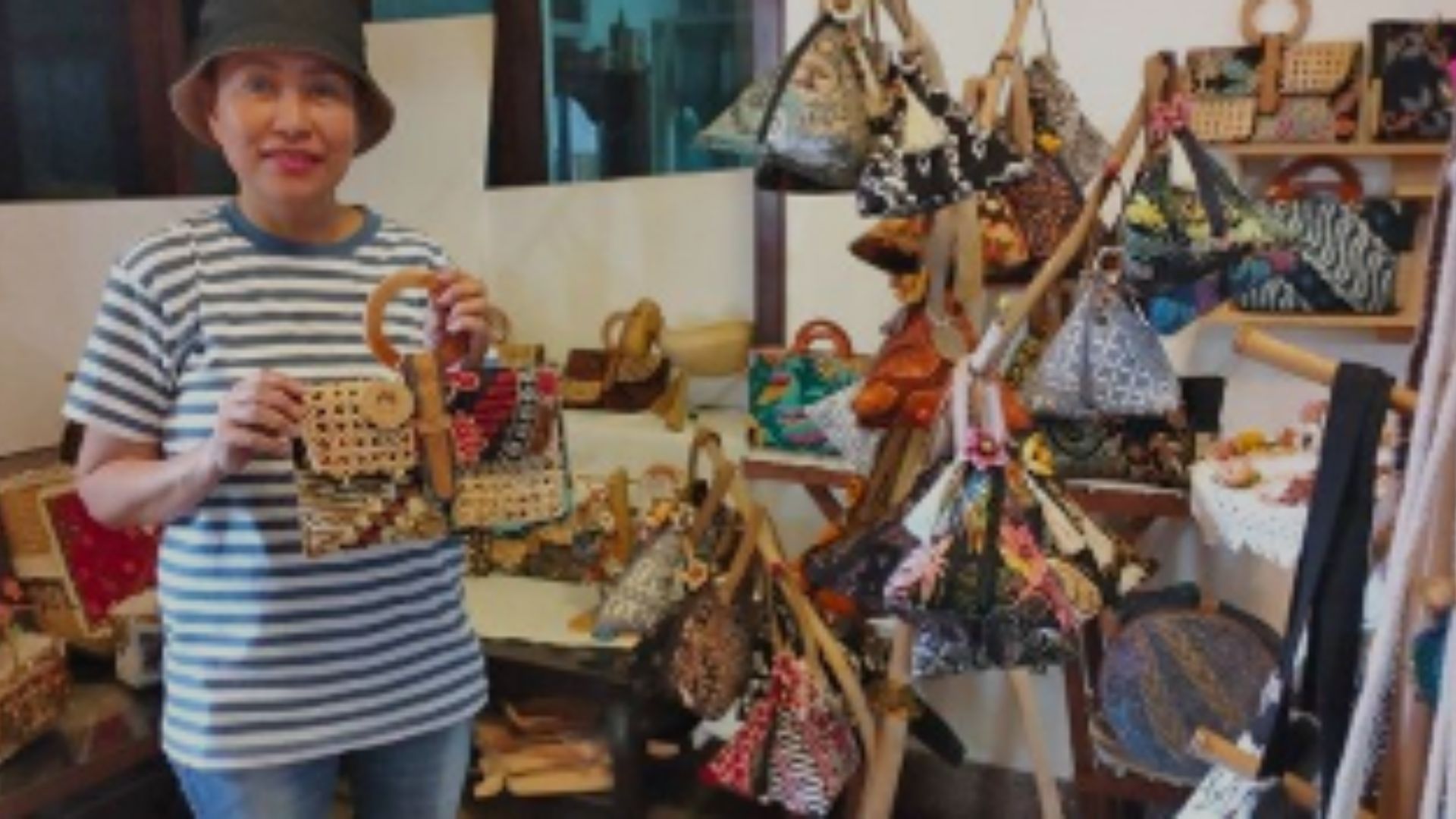 Mega Tan Wijaya: UMKM Surabaya Sukses Sulap Kain Bekas Jadi Barang ...