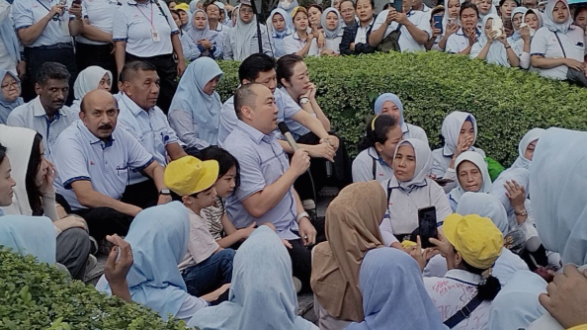 Pemerintah Siapkan Bantuan untuk Pekerja PHK Sritex dan UMKM - GETI Media